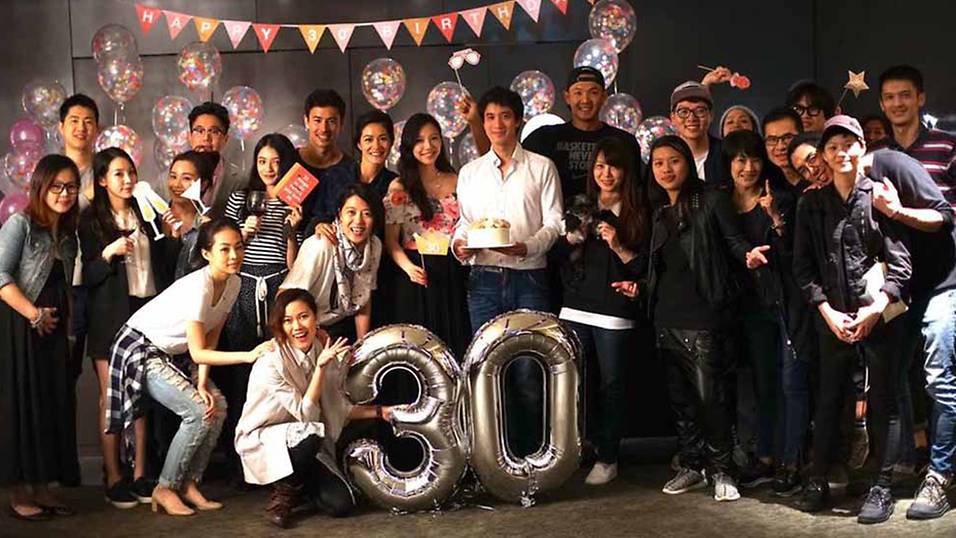 Lee Hom plans surprise party for wife - 8days
