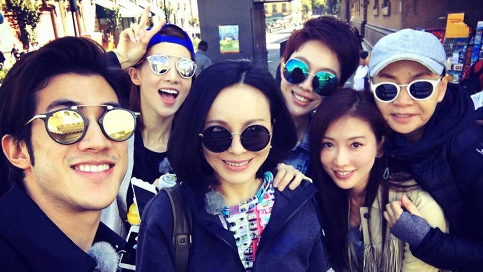 Fans urge Lin Chi-ling to date reality show co-star Aarif Lee - 8days