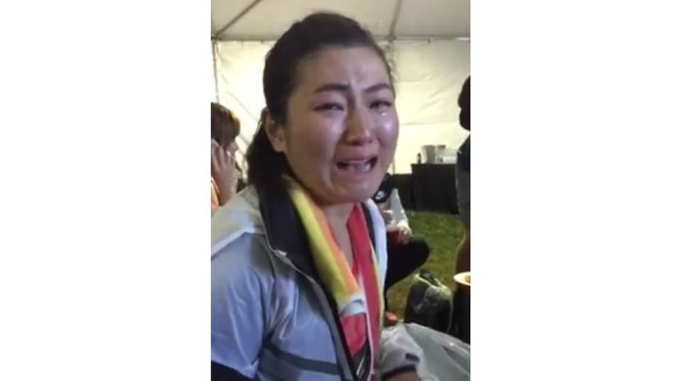 Selina Jen bursts into tears after completing half-marathon - 8days