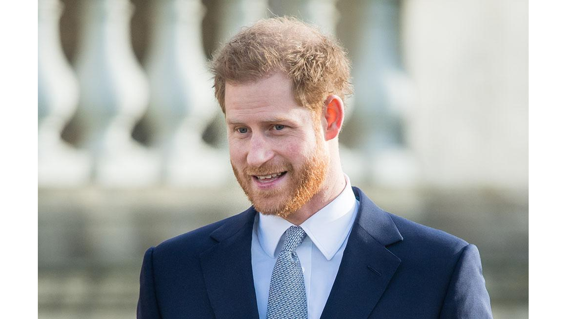 Prince Harry is all smiles - 8days
