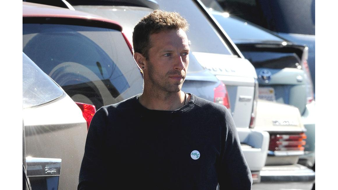 Embarrassing dad Chris Martin - 8days