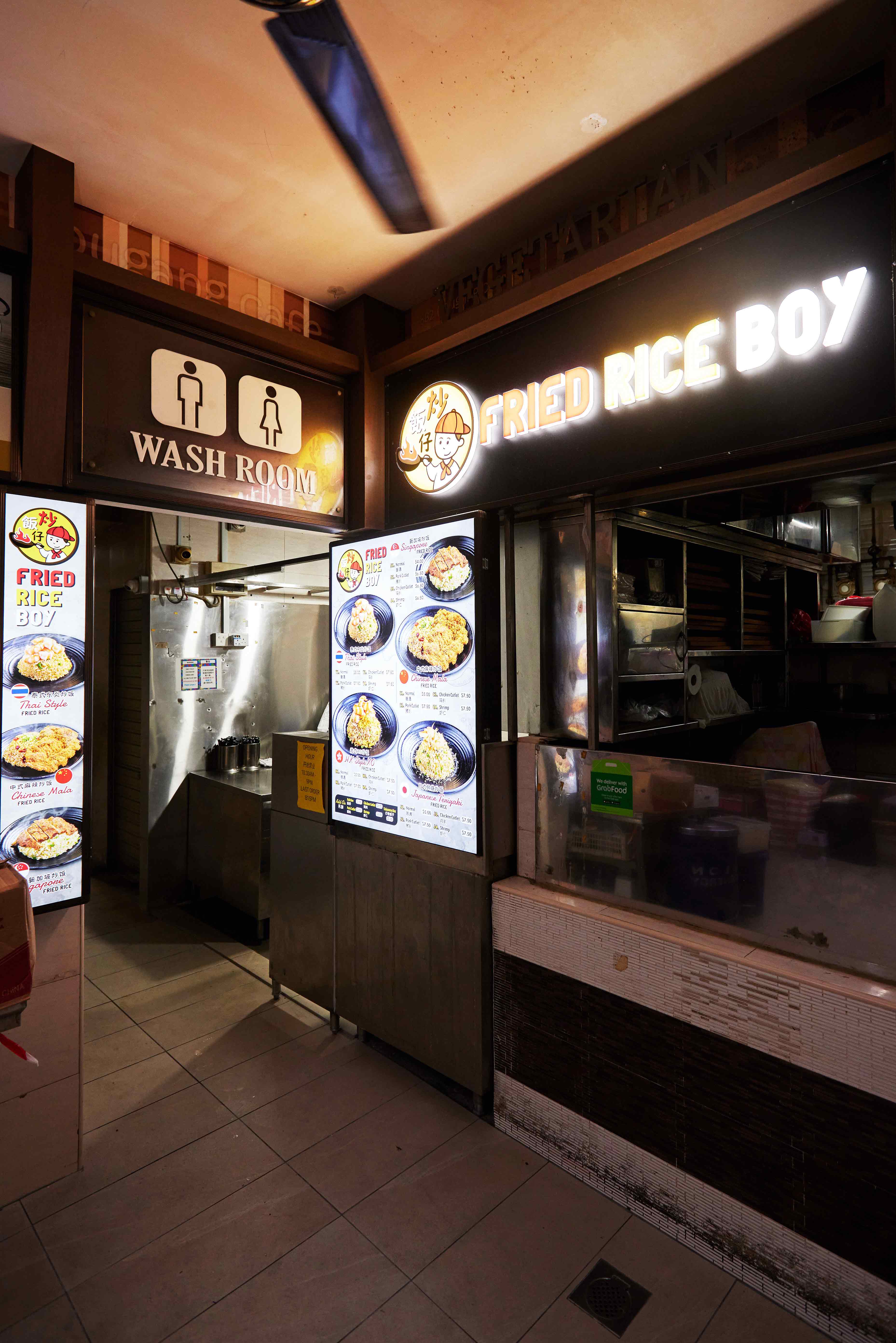 1-Hour Queue At ‘International’ Fried Rice Hawker Stall, Chinese Mala ...