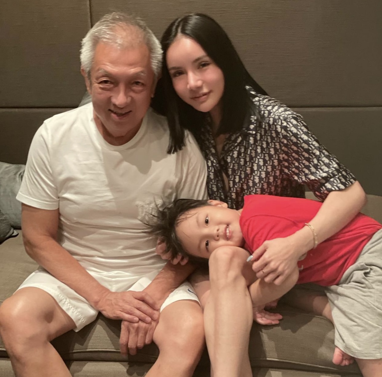 Kim Lim & Fiancé To Provide Meals For 1,500 Frontliners For A Week; In ...