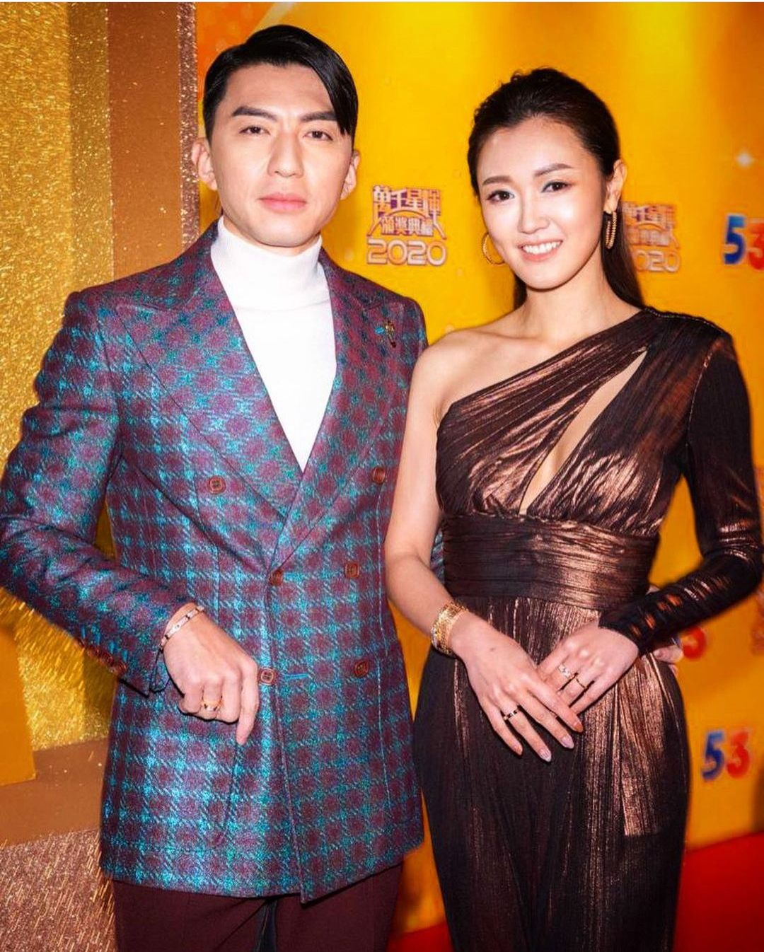 Hongkong Actor Benjamin Yuen Kowtowed And Apologised 1,000 Times To ...