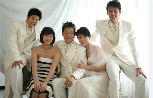 Taiwanese Host Hsu Nai-Lin’s Son Is Now In Showbiz And He Kept His ...