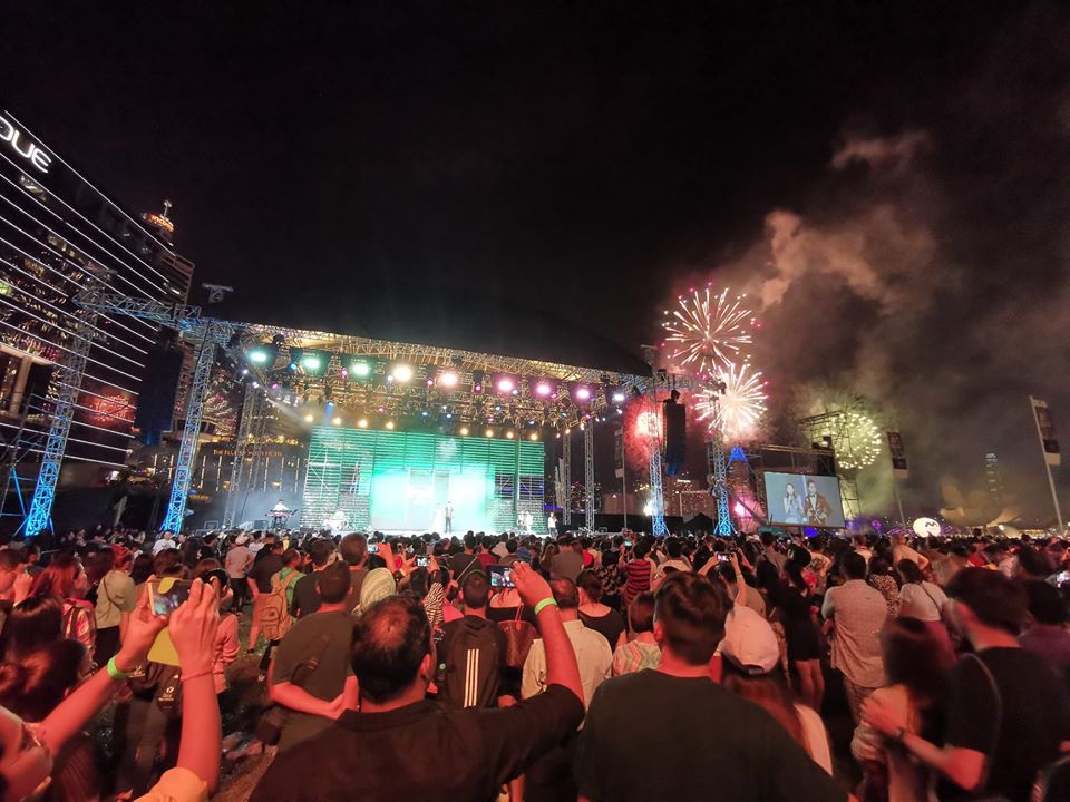 This Countdown Party Is Free — And Has Fantastic Views Of The Fireworks ...