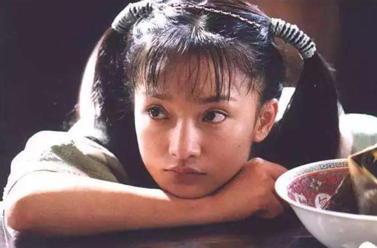 Revealed: Paintings Of Zhou Xun At 18, Back When She Posed Topless As A ...