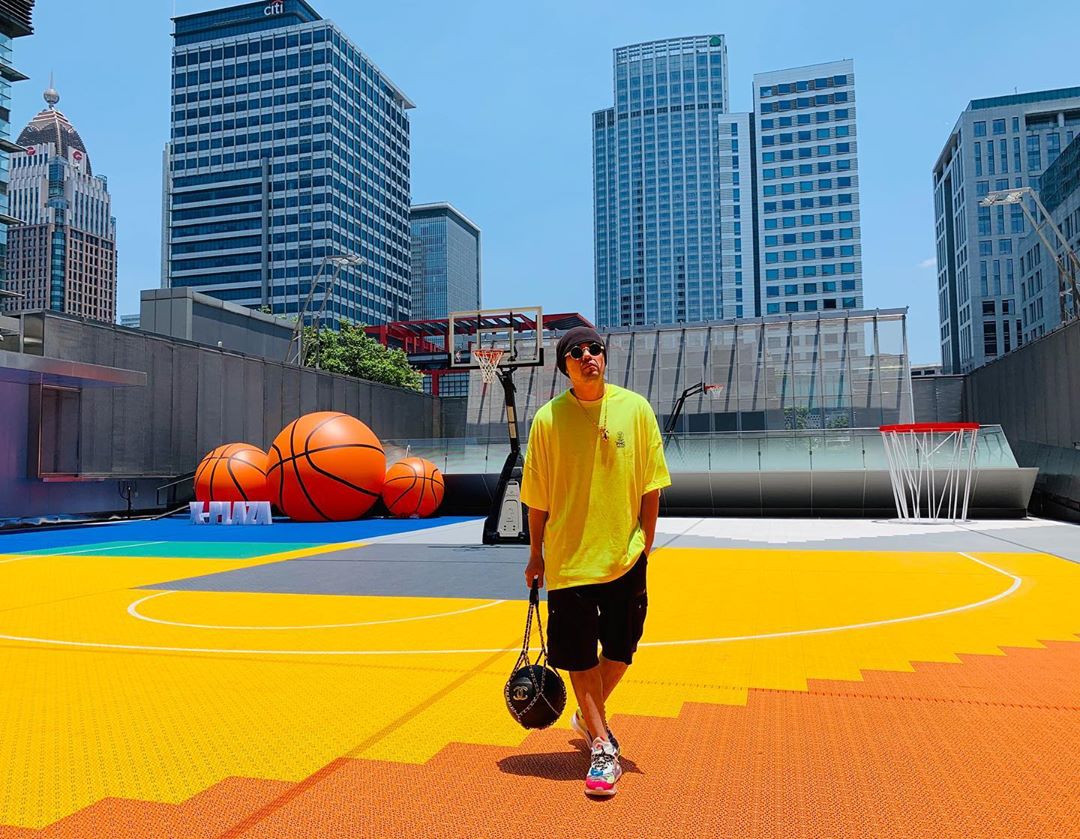 Edison Chen Gave His Daughter A $4000 Volleyball - 8 Days