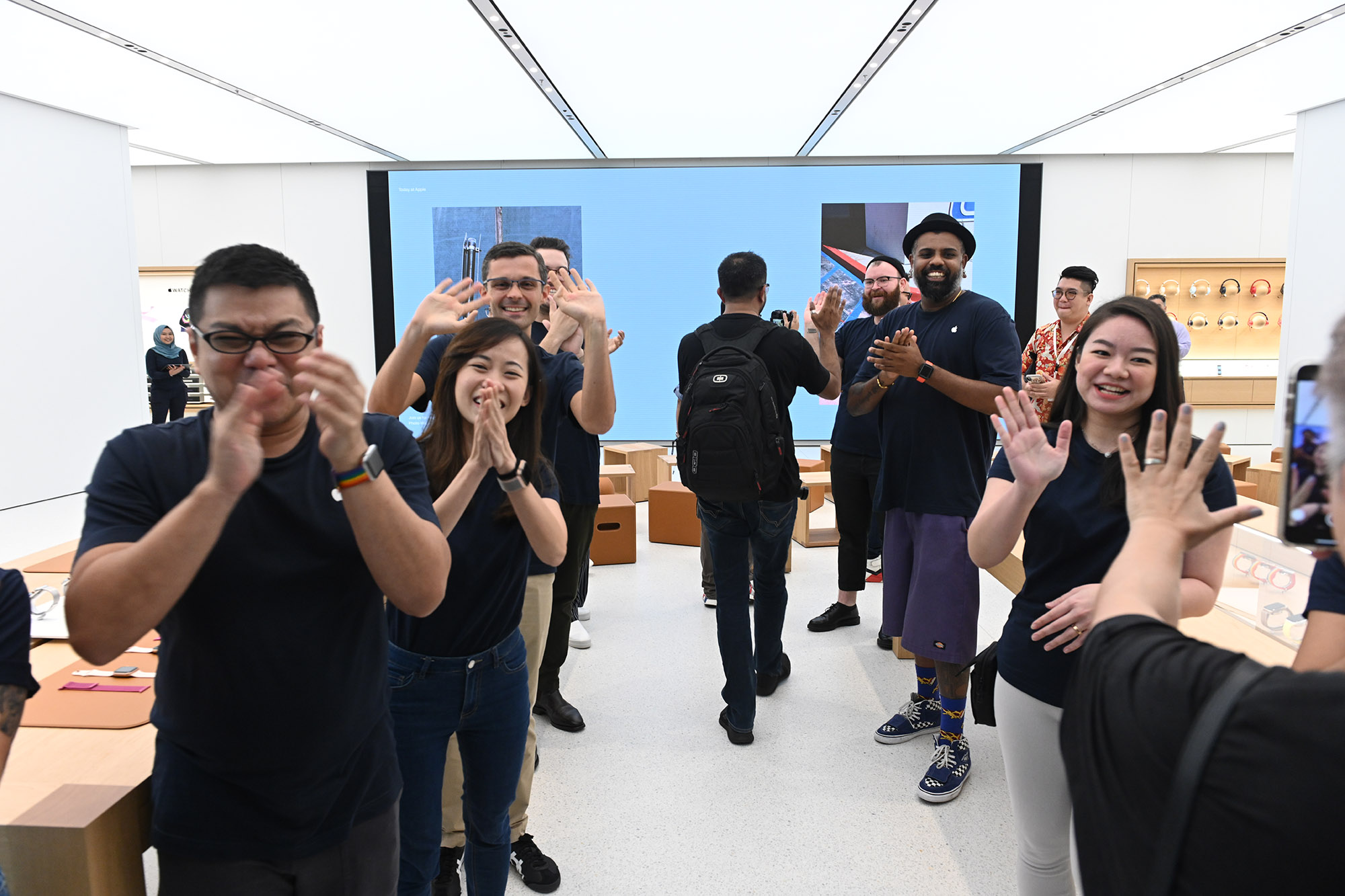 First Look At The New Apple Store At Jewel Changi Airport, Which Opens ...