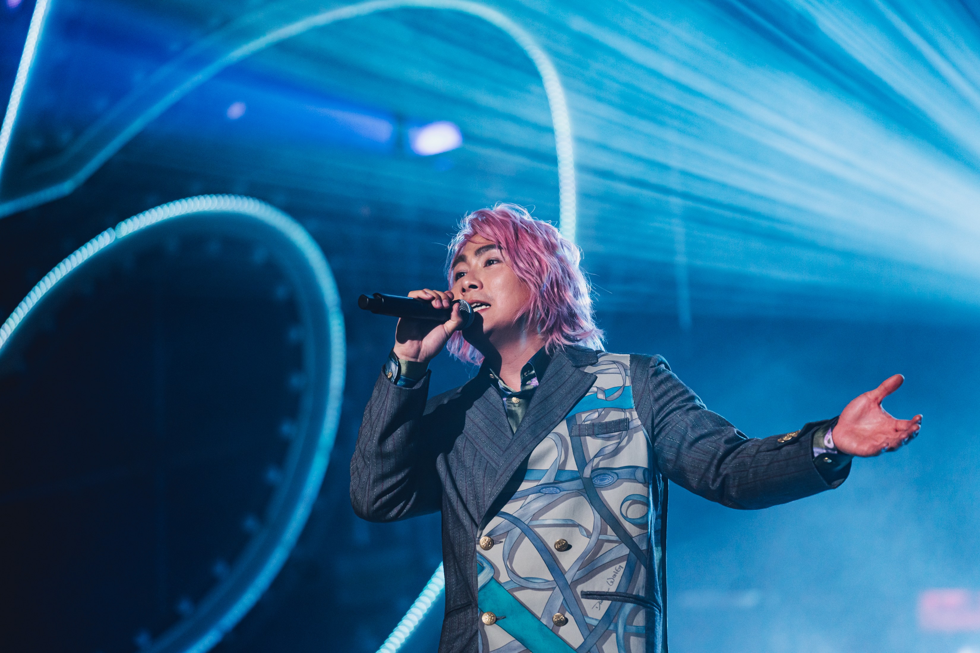 THEN AND NOW: Watching a 5566 concert in 2003 vs. 2019 - 8 Days