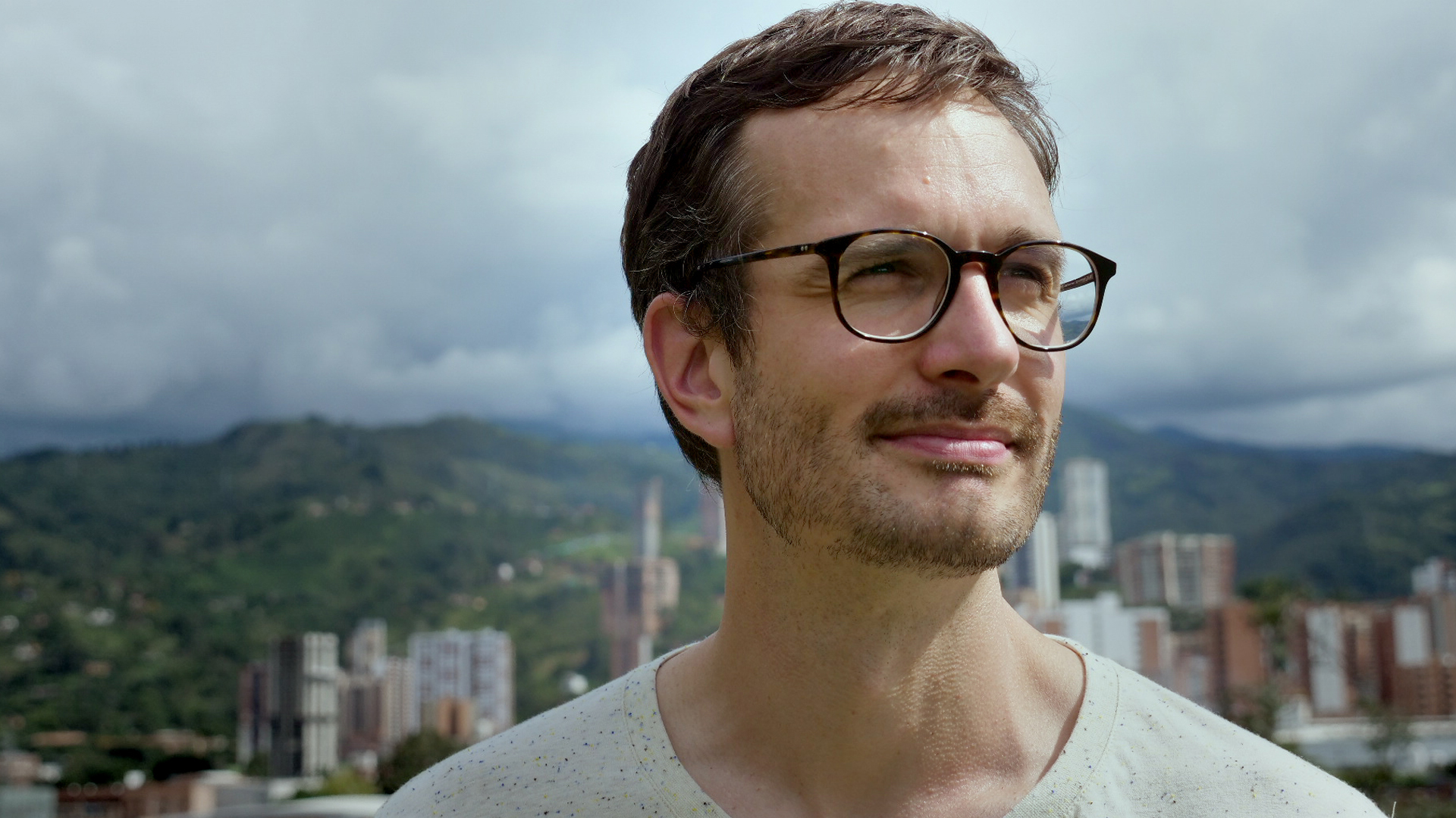 'Dark Tourist' Is A Must-See Travelogue For Daredevils - 8days