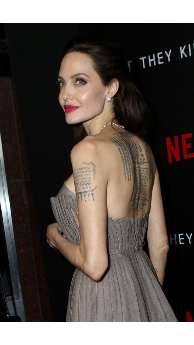 Celebrities you never knew were left-handed - 8days
