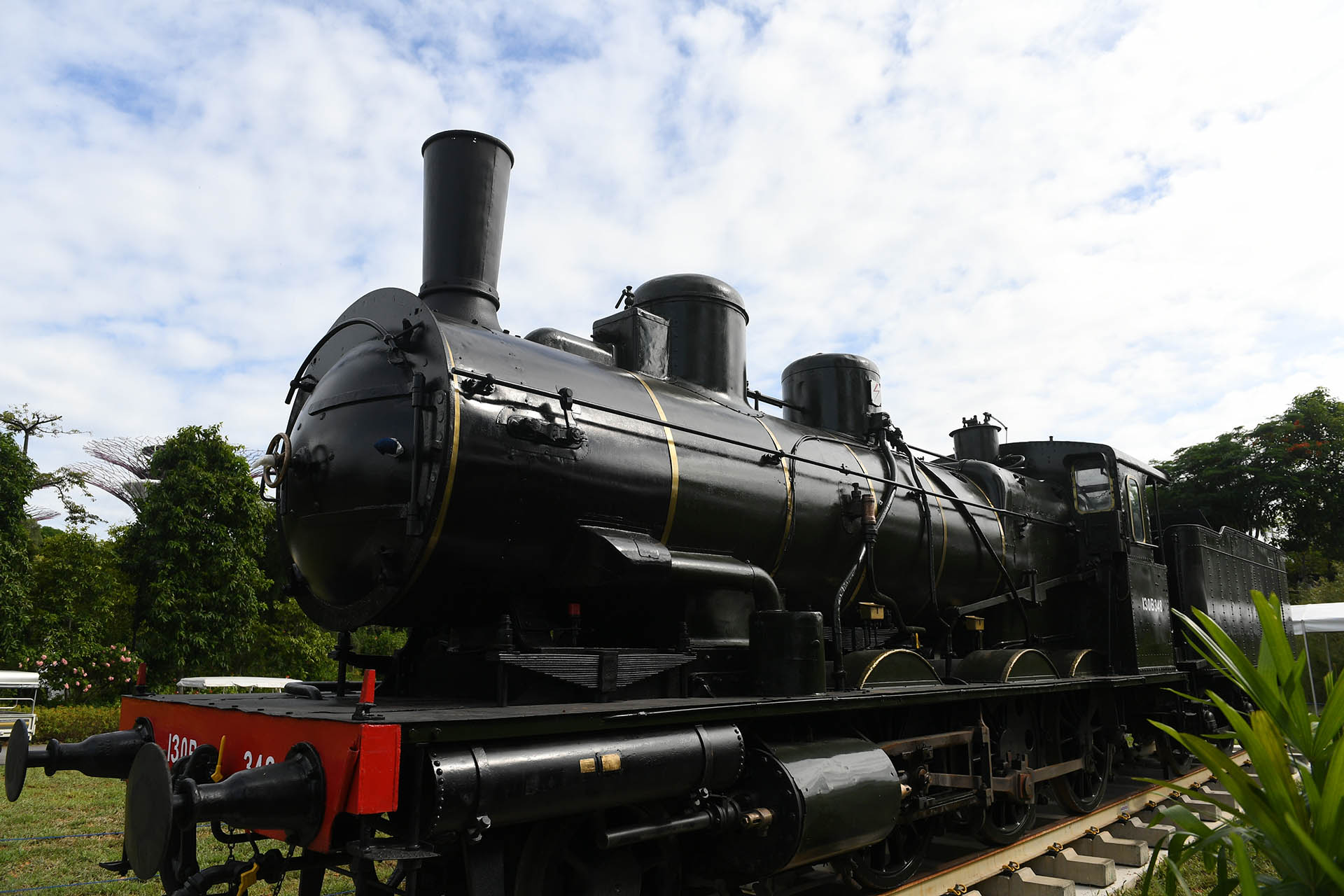 Sneak Peek At The ‘Once Upon A Time On The Orient Express’ Pop-Up ...