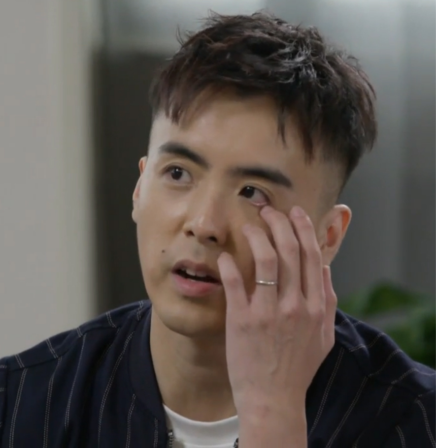 Derrick Hoh Never Gave Up On Singing Even When He Earned S$9.50 A Day ...