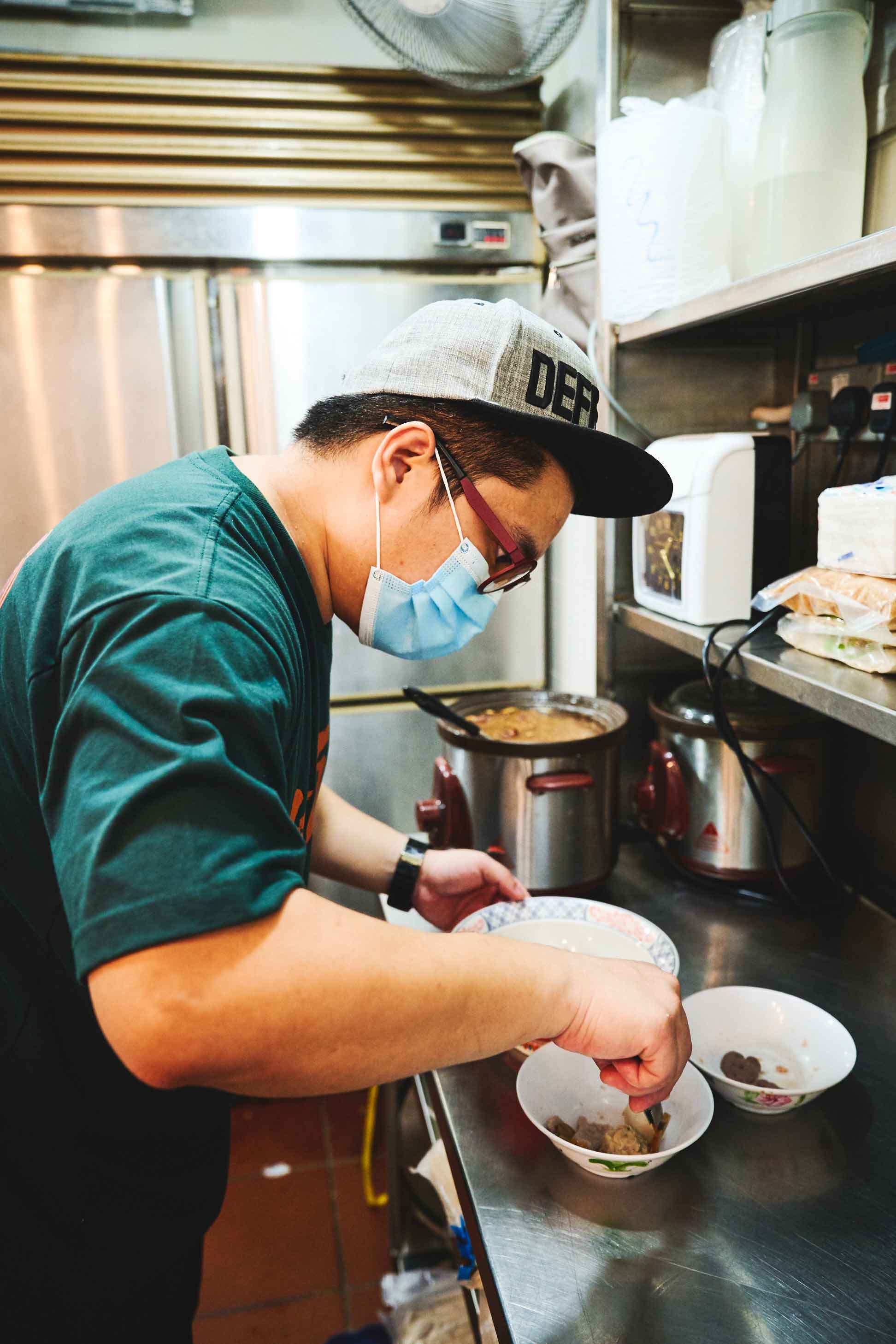 New Hawker Stall Gimee Face Sells $6.80 Abalone Bak Chor Mee - 8days