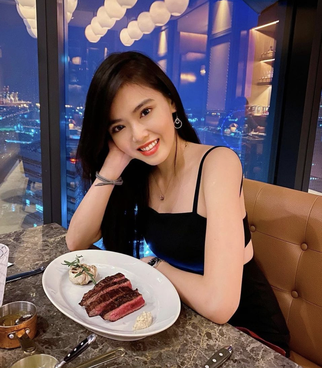 Foodie Friday: What The Stars Ate This Week (Nov 13-20) - 8 Days