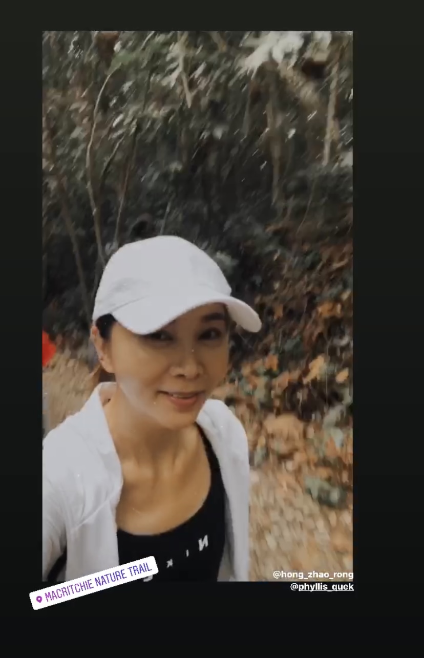 Chen Xiuhuan Bumped Into Zoe Tay While Out Hiking With Phyllis Quek and ...