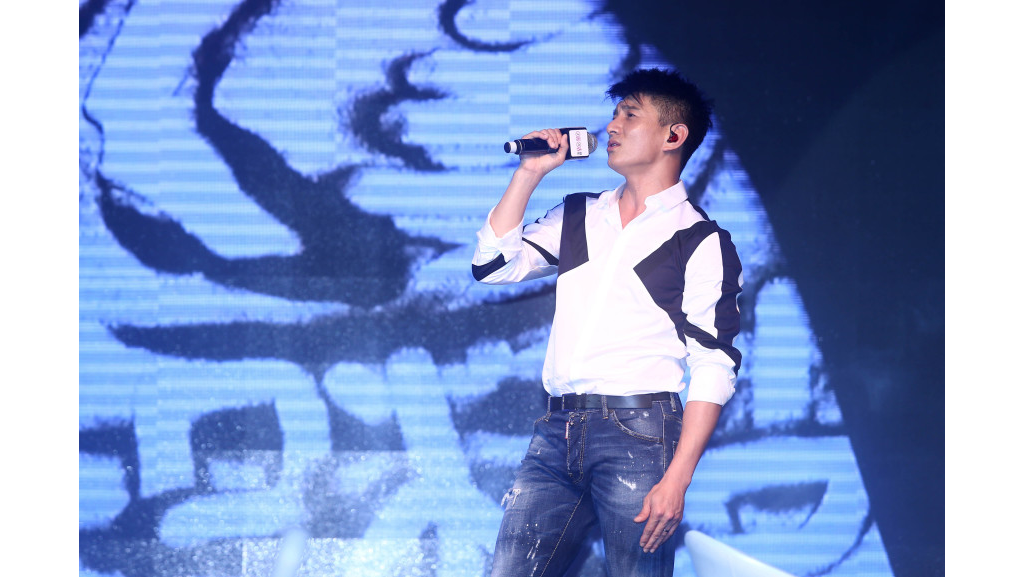 Nicky Wu Promotes New Album "Journey" - 8days