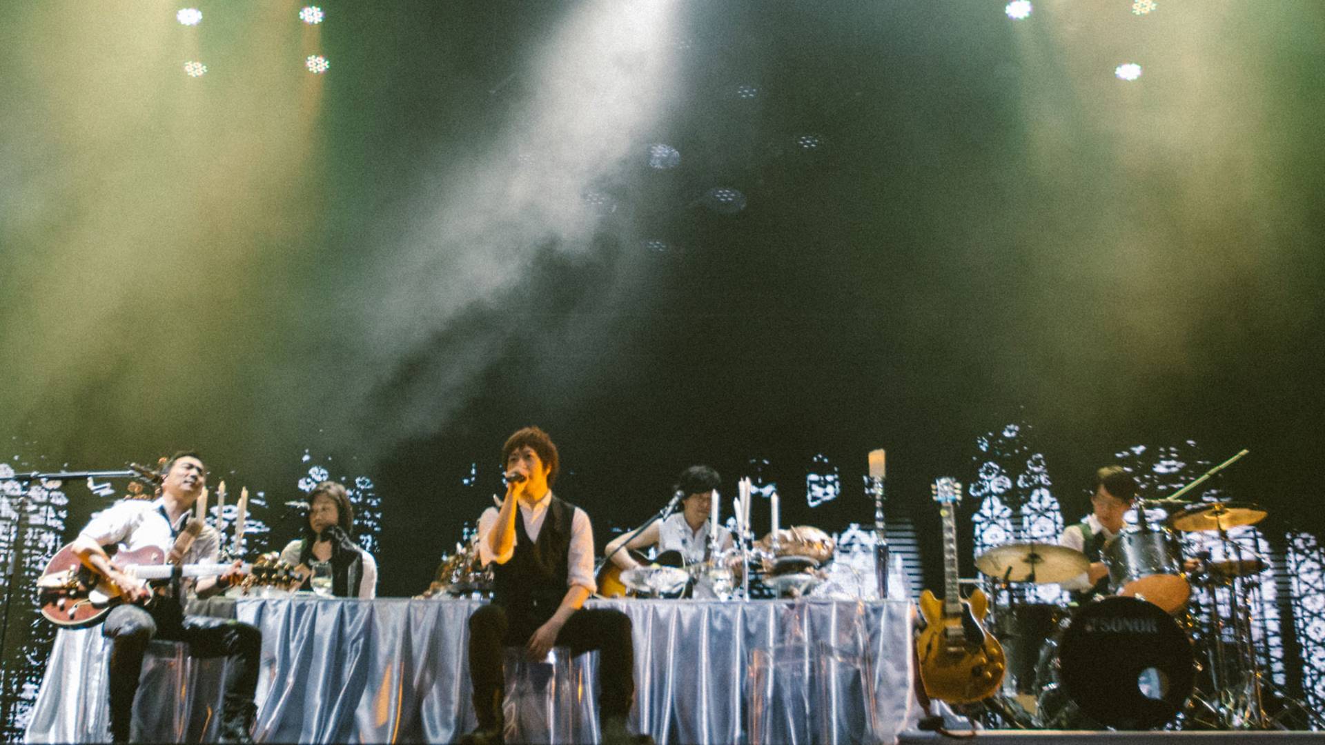 Mayday’s pandan cake infatuation - 8days