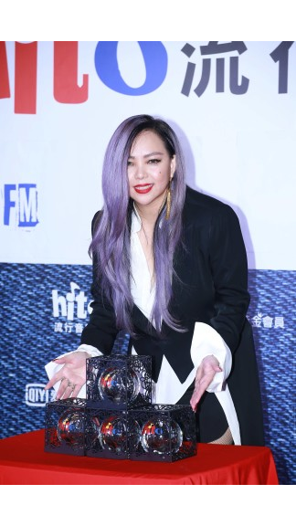 Jay Chou and A-Mei Win Hito Music Awards - 8 Days