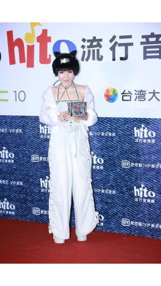 Jay Chou and A-Mei Win Hito Music Awards - 8 Days