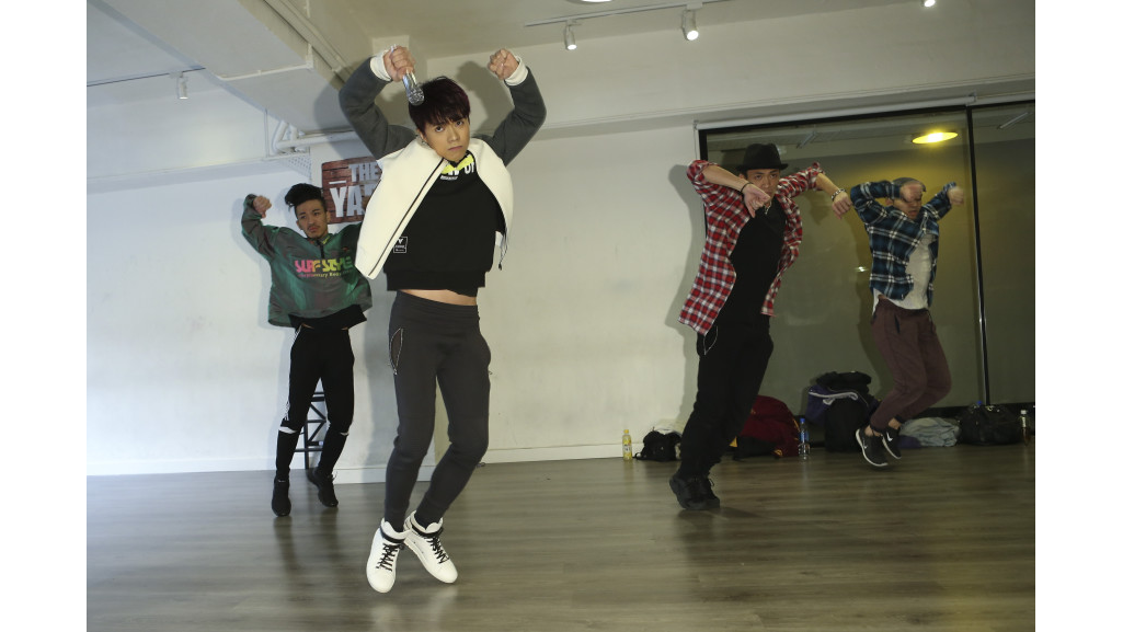 Hins Cheung Promises to Ward Himself Before Concert in Macau - 8days