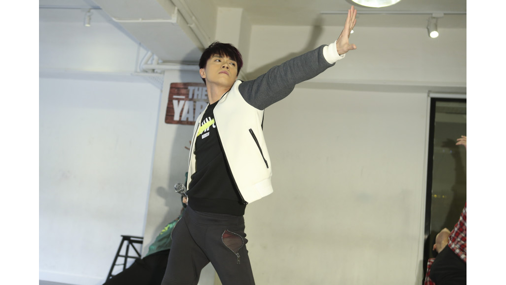 Hins Cheung Promises to Ward Himself Before Concert in Macau - 8days