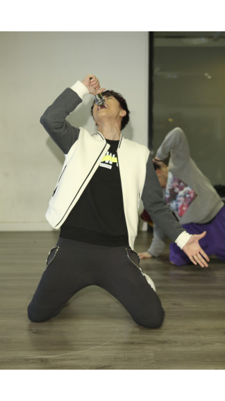 Hins Cheung Promises to Ward Himself Before Concert in Macau - 8days