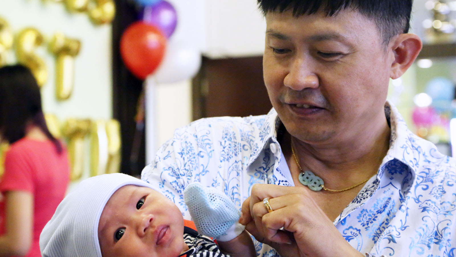 Chen Tian Wen celebrates his son’s first month - 8days