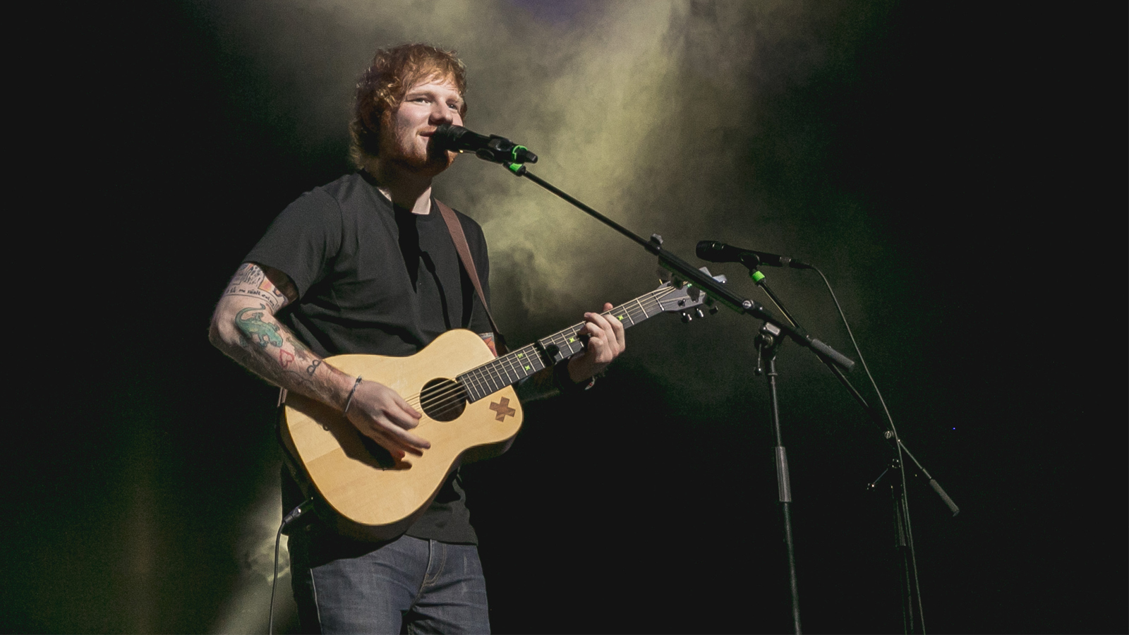 Ed Sheeran: 5 musicians in one - 8days