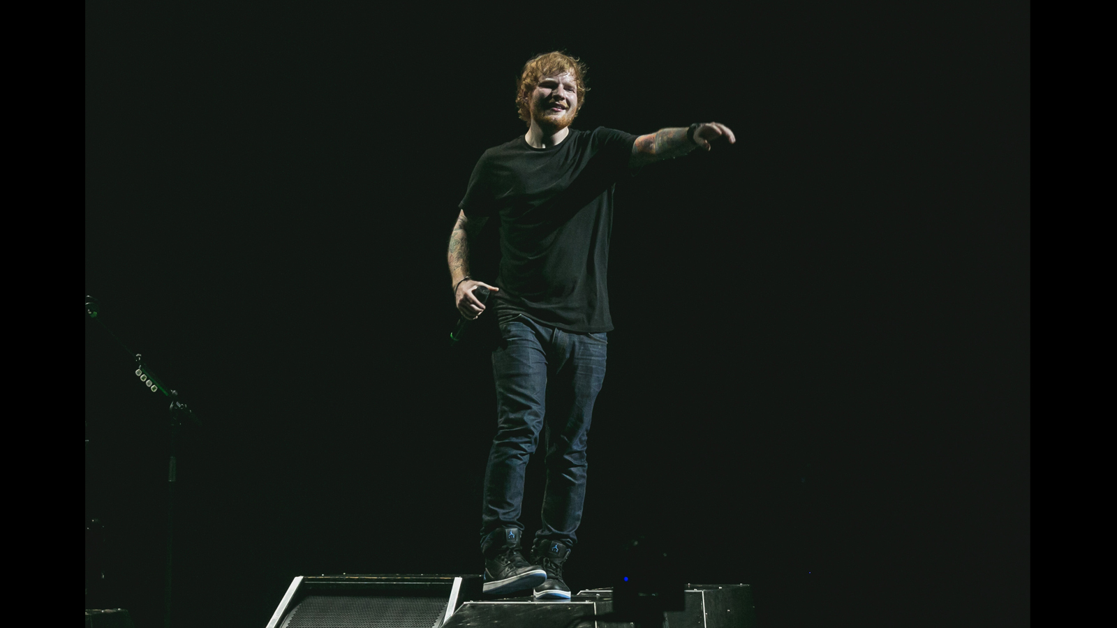 Ed Sheeran: 5 musicians in one - 8days