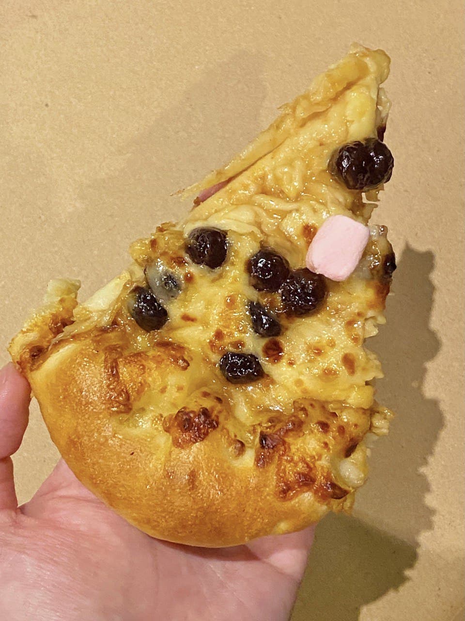 Pizza Hut’s New Bubble Tea Blossom Pizza Taste Test: Nice Or Not? - 8 Days