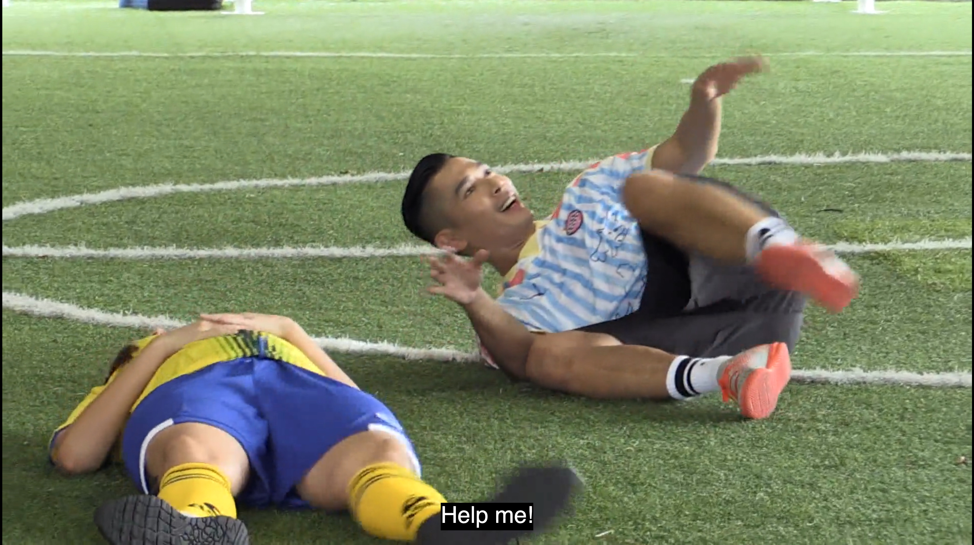 Rui En Tries To Learn Soccer From Elvin Ng, Fails, Then (Spoiler Alert ...