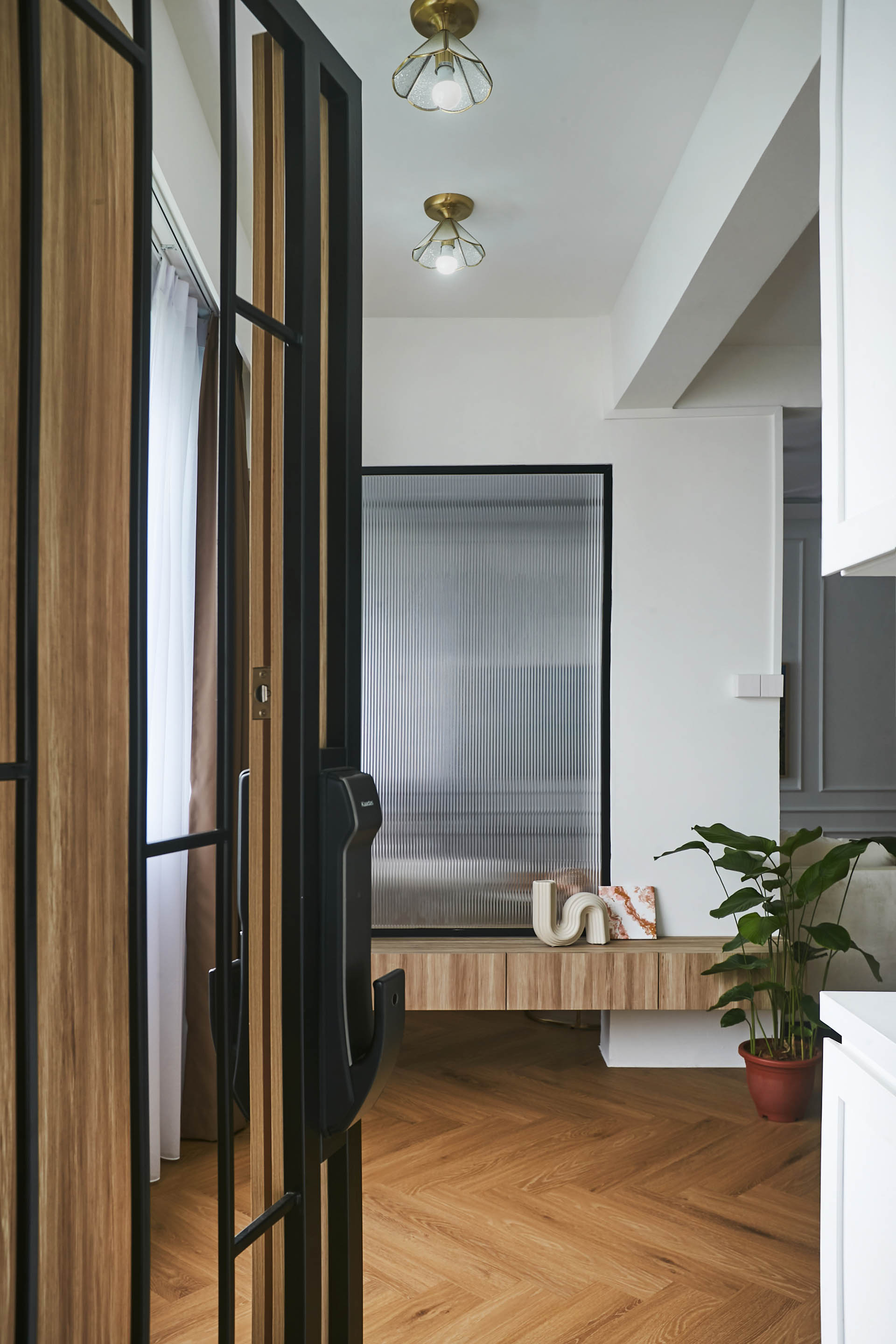 Before & After: A 32-Year-Old Resale Flat Transformed Into A Modern ...