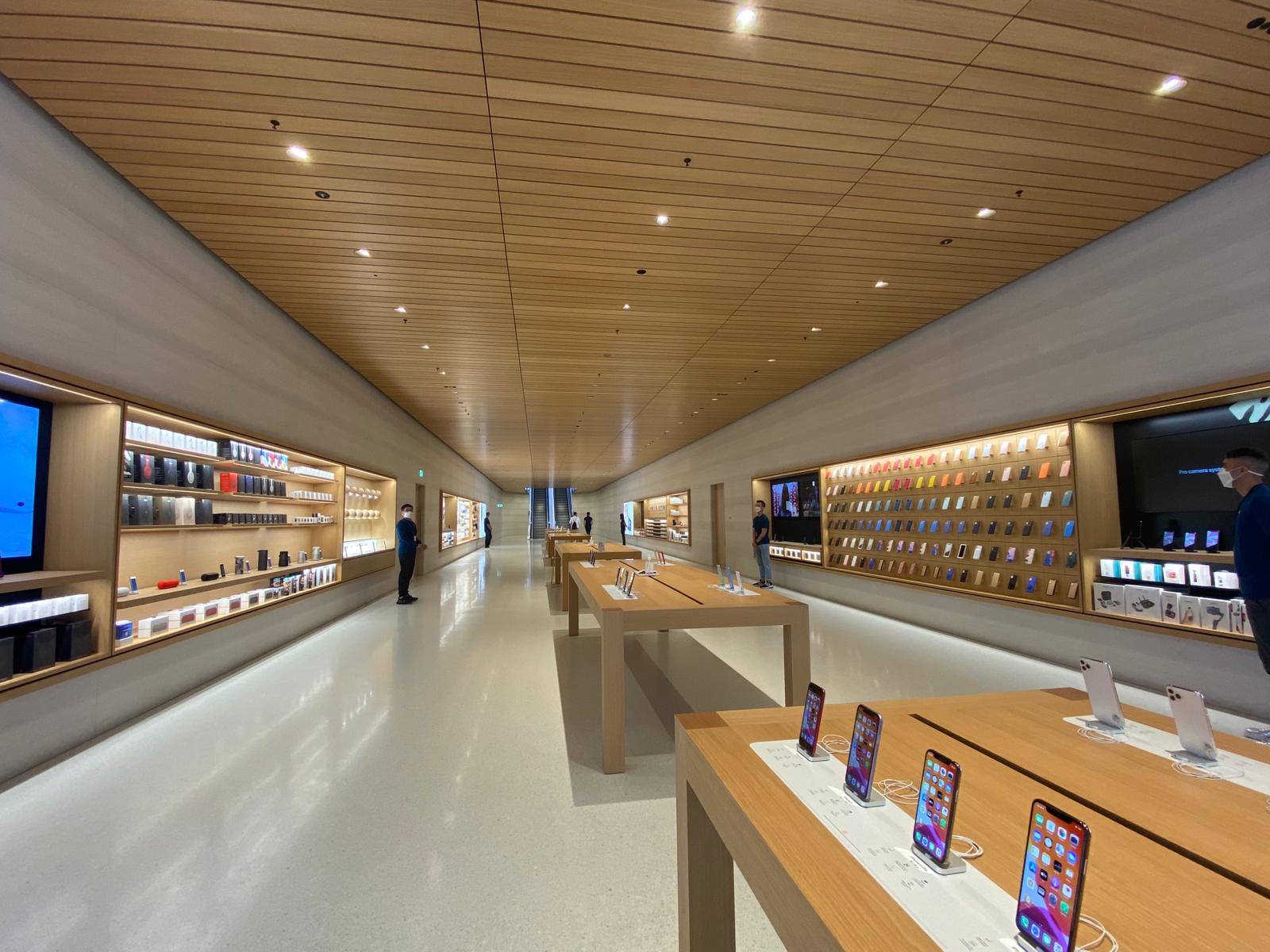 We Got A Tour Inside The World’s First Floating Apple Store, Which ...