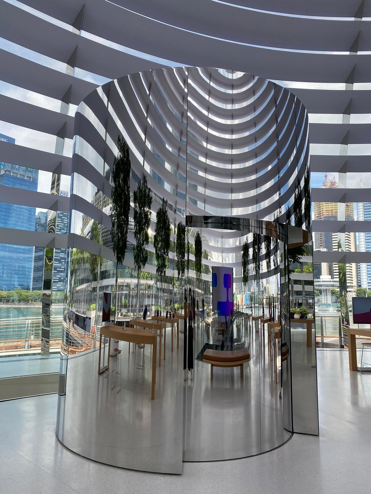 We Got A Tour Inside The World’s First Floating Apple Store, Which ...