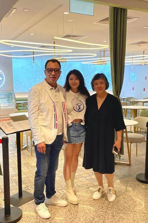 Hongkong Actor Benz Hui Waits Tables At Daughter’s Wheelock Place Café ...