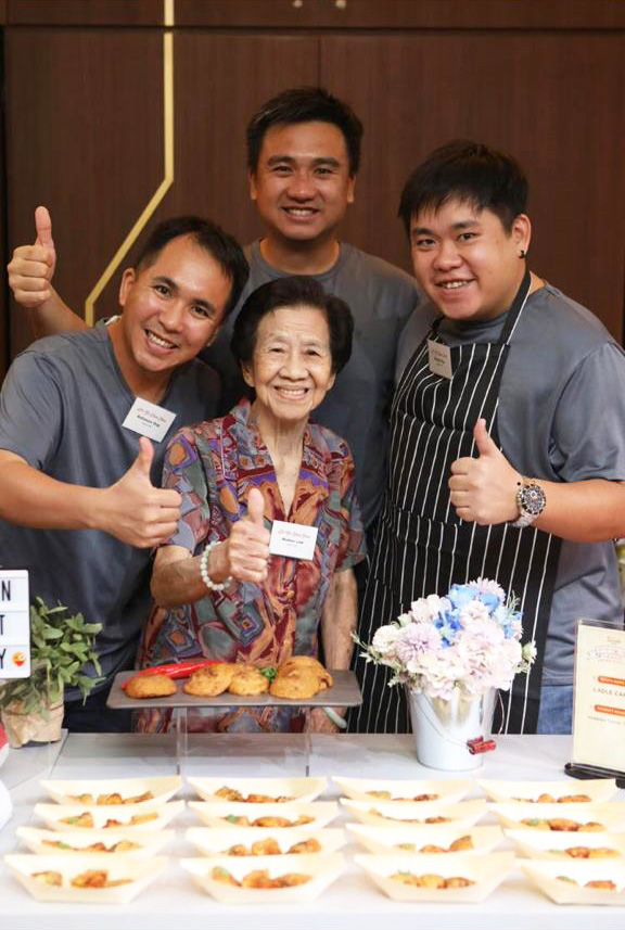 Young Hawker Sells Addictive Turnip “Ladle Cake” Made With Grandma’s 70 ...