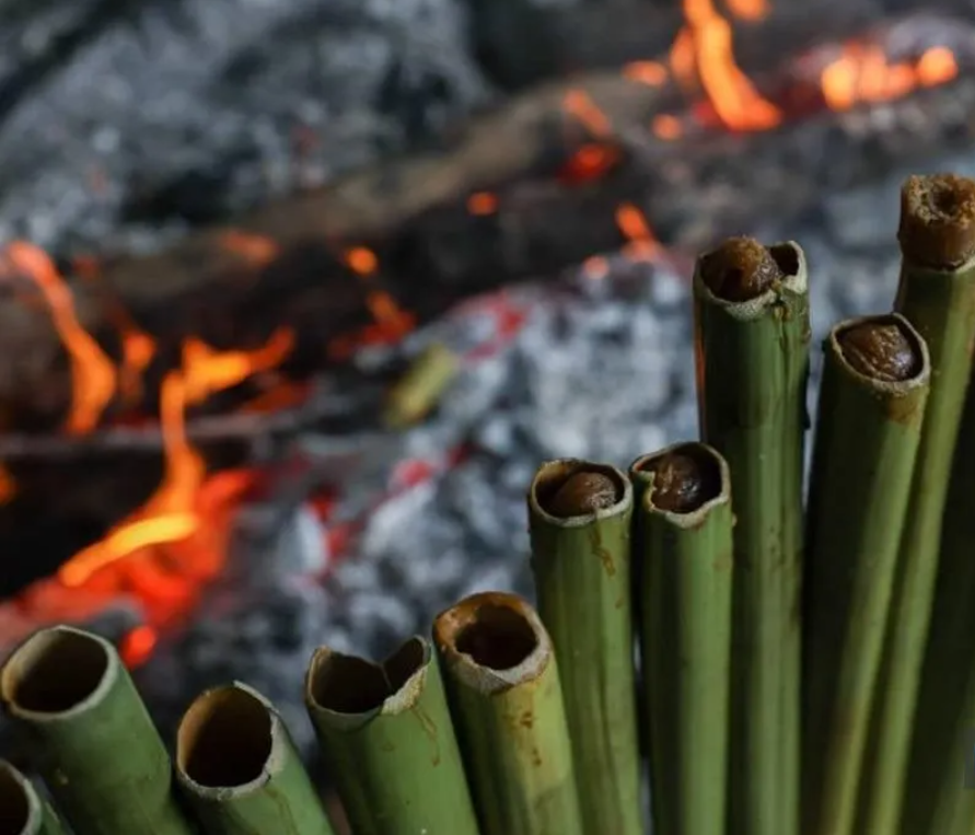 Lemang tepung juadah istimewa Pahang sewaktu Hari Raya - BERITA Mediacorp