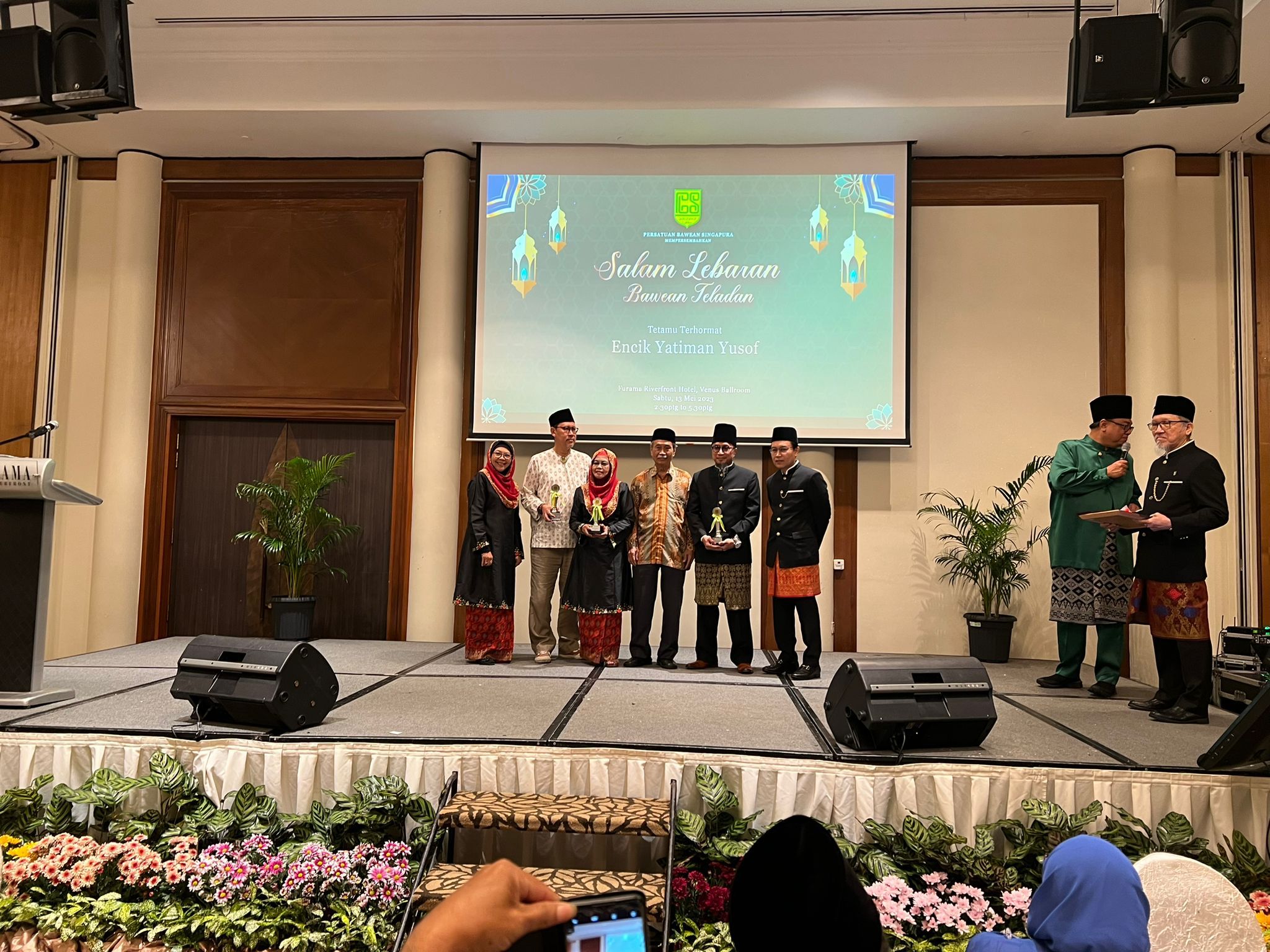 Dr Norshahril Saat diiktiraf dengan Anugerah Bawean Teladan - BERITA ...