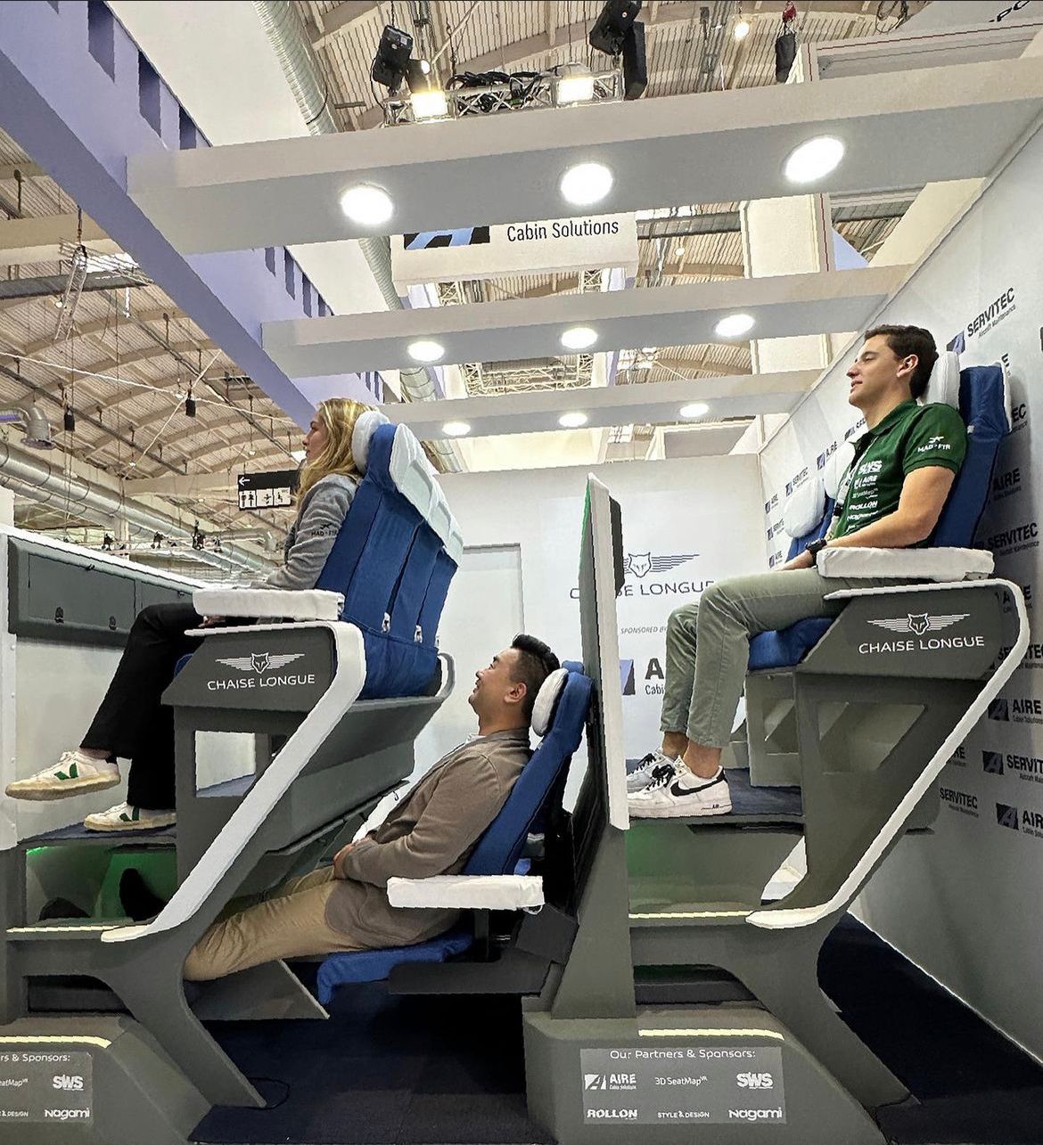 Double-decker economy class seats? Netizens are worried about people ...