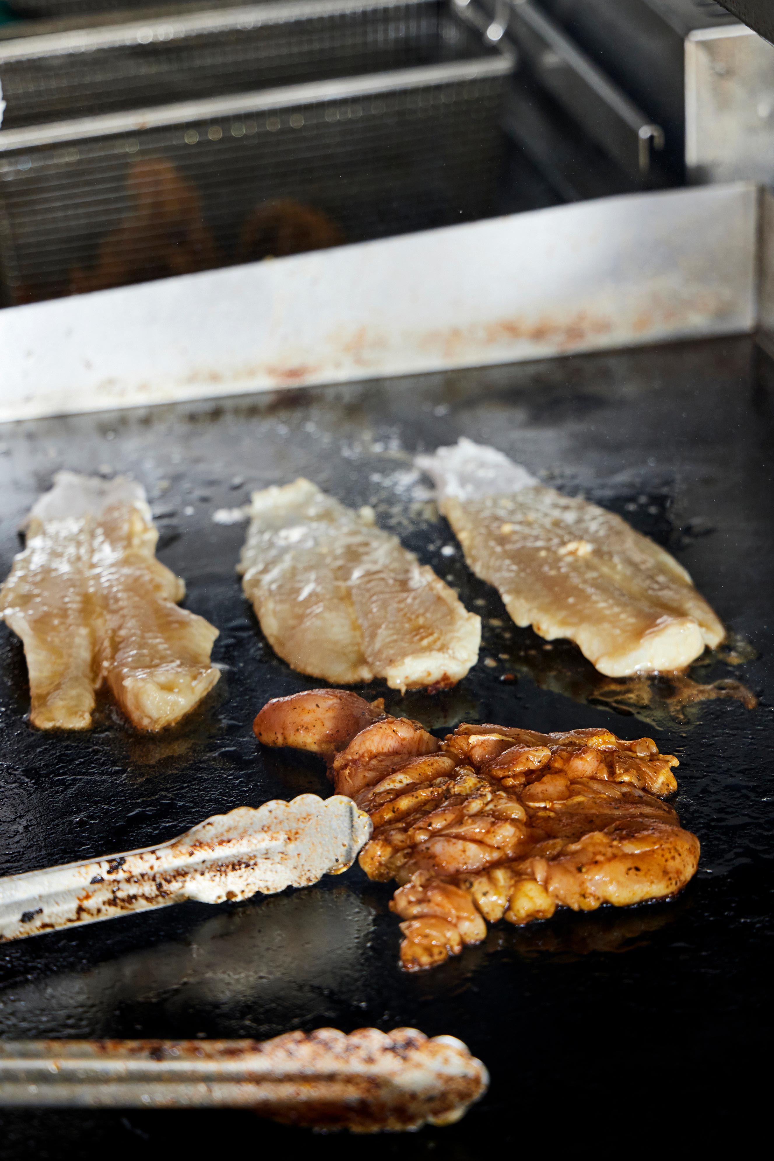 Young hawkers sell Western food at flat S$5 a plate, here’s how they ...