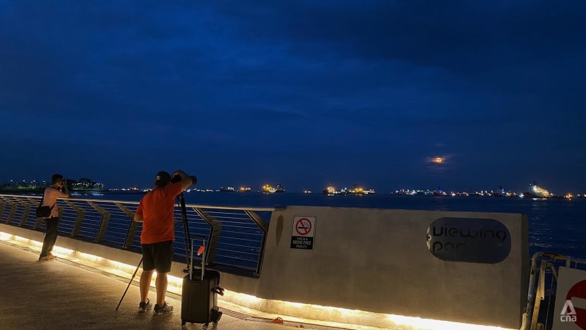 சிங்கப்பூர் வானை அலங்கரித்த பெருமுழு நிலவு - Seithi Mediacorp