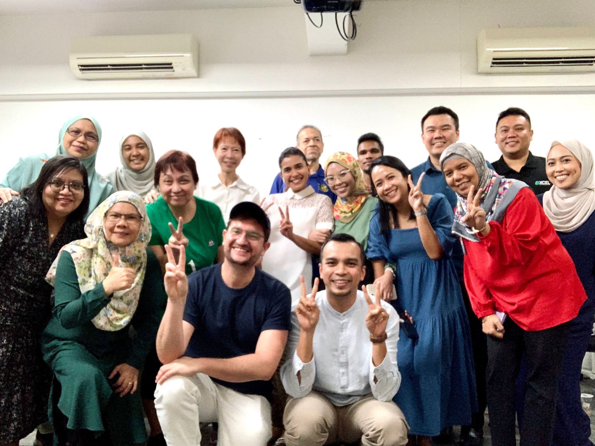 Ustaz Pasuni Maulan terima Anugerah Jasa Cemerlang MUIS - BERITA Mediacorp