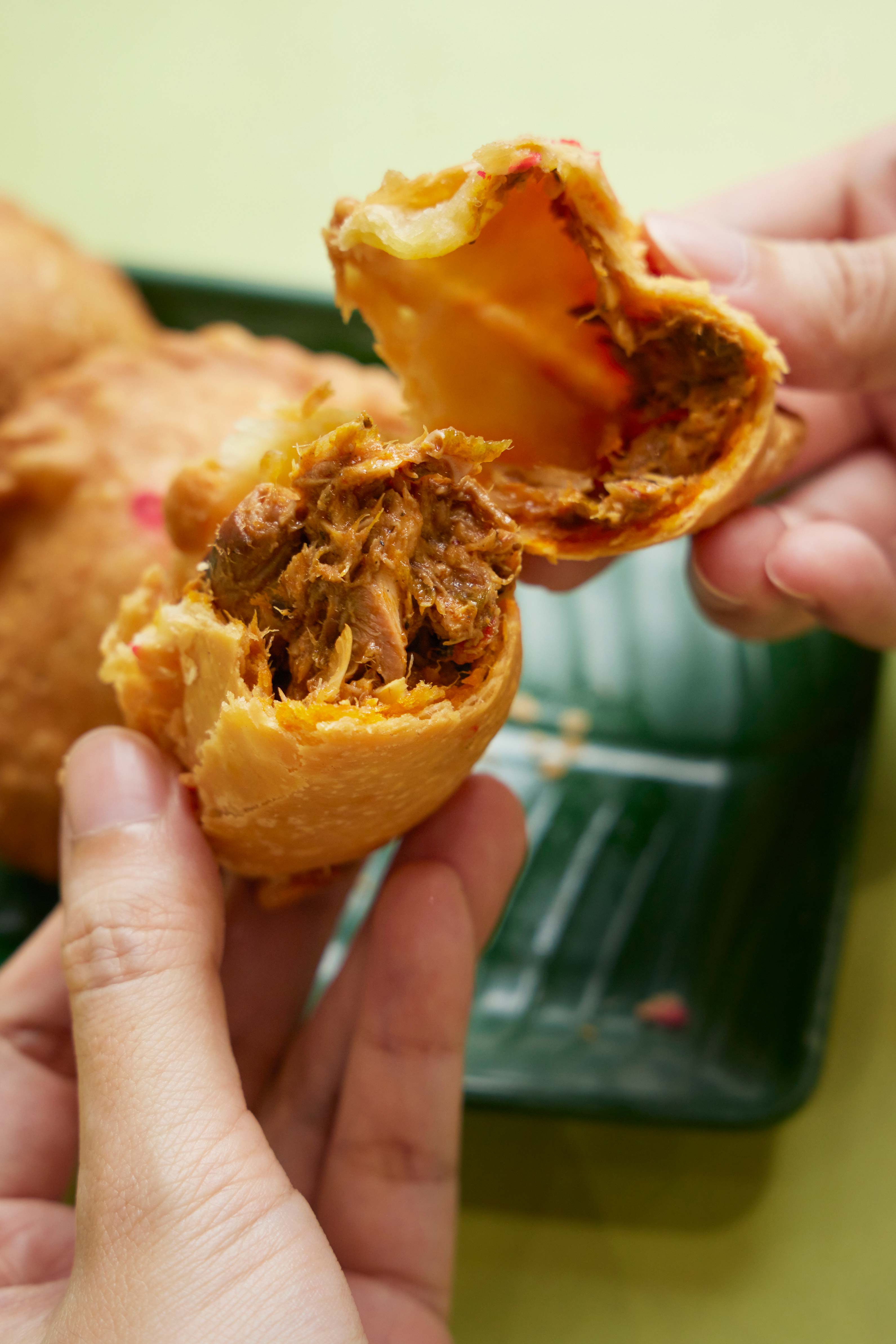 23-Year-Old Restaurant Chef Takes Over Popular Rolina Curry Puff Stall ...