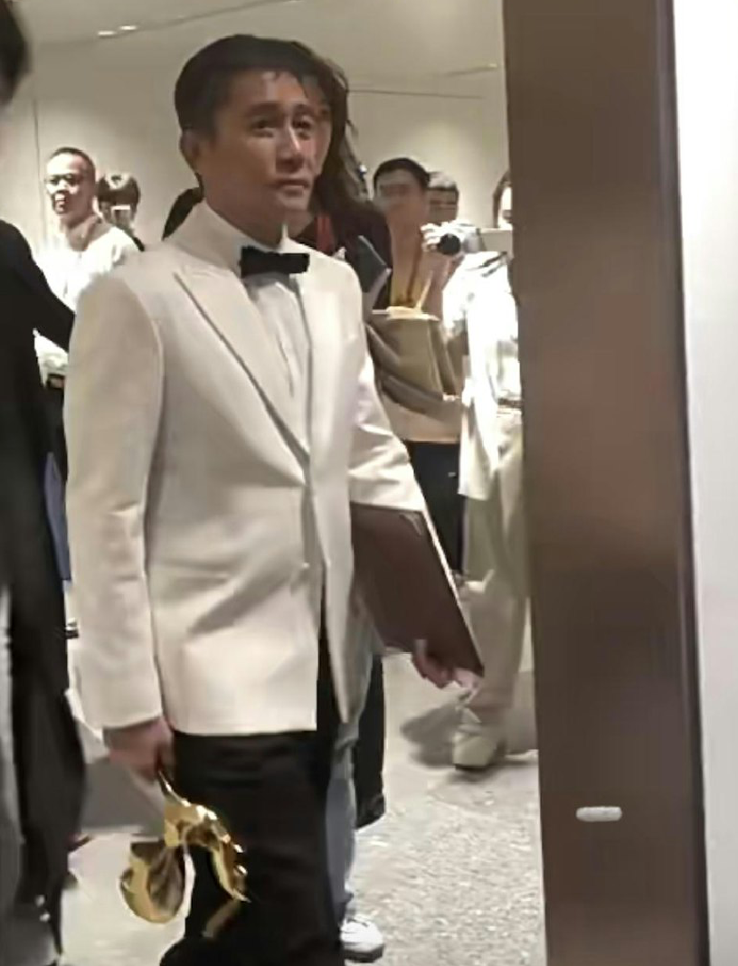 Tony Leung Called Disrespectful By Chinese Netizens For Holding Golden ...