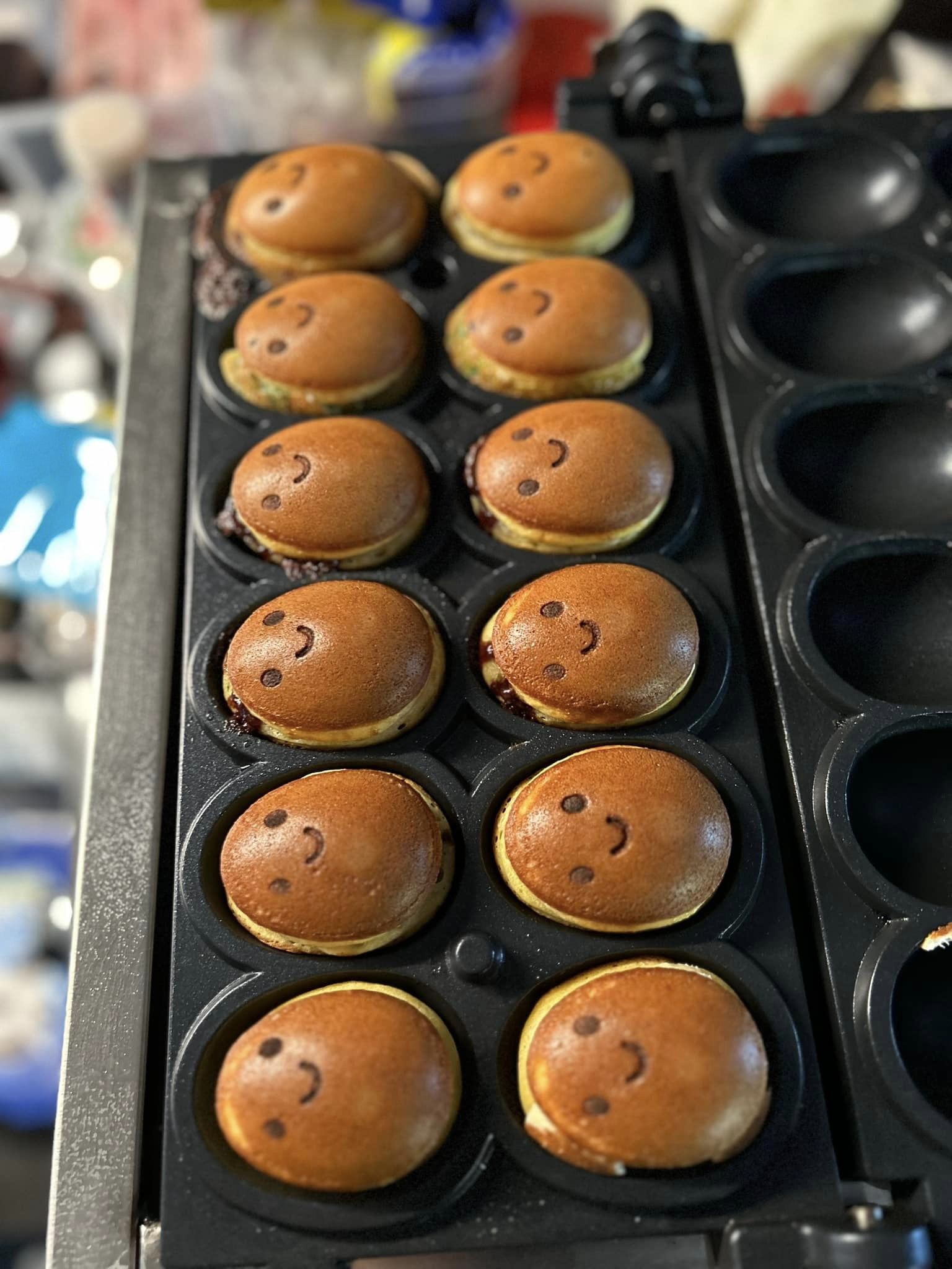 ‘Waffle aunty’ sells viral smiling egglettes from home, has mobile ...