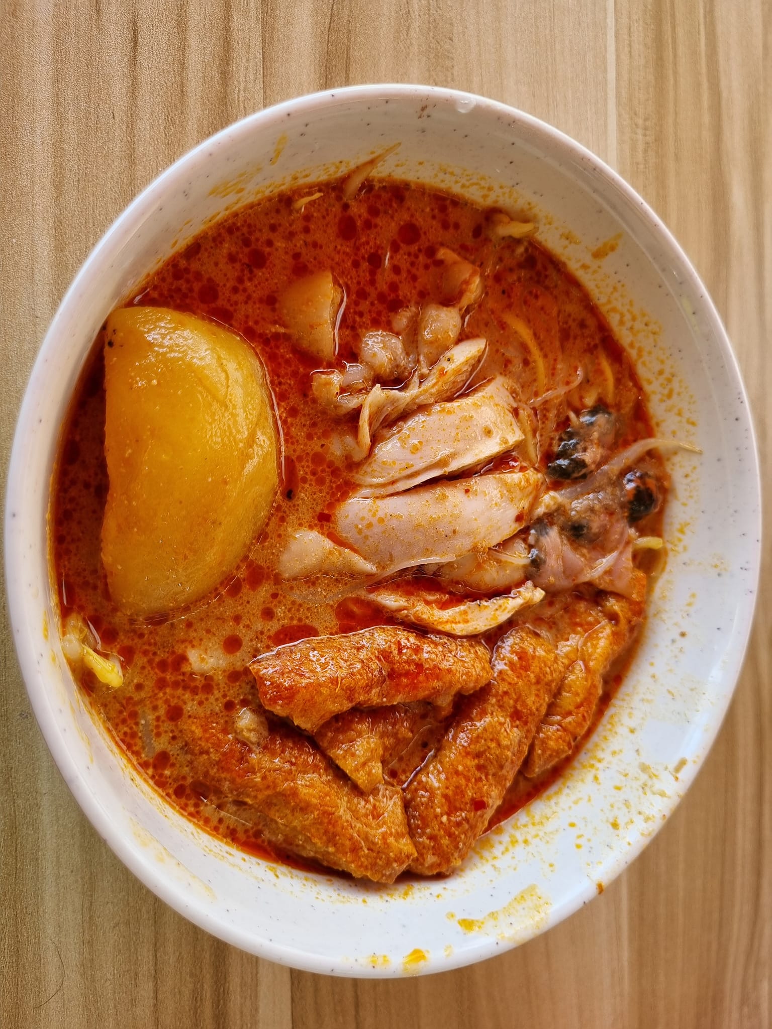 Rui Ji Chicken Rice owner opens new Ubi restaurant, employs accident ...