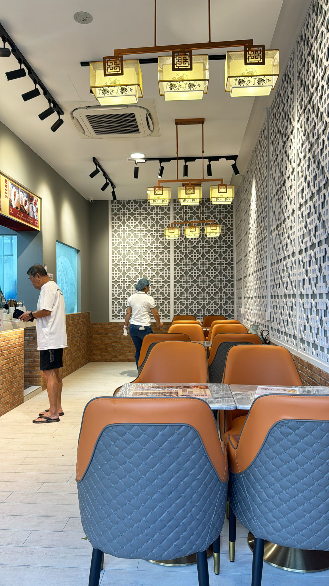 Peng Guan opens air-conditioned cafe selling bak kwa muffins, tarts ...