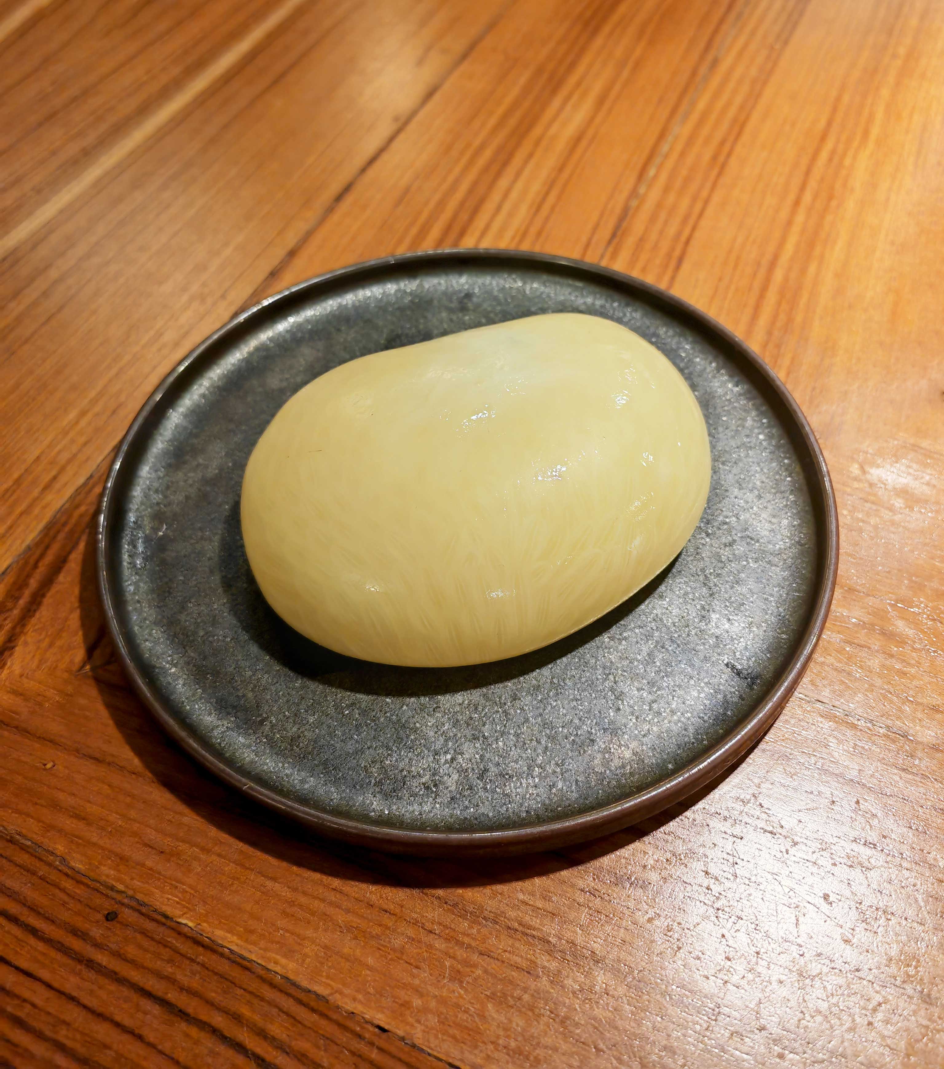 Japanese restaurant in Singapore serves trypophobia-inducing raw ...